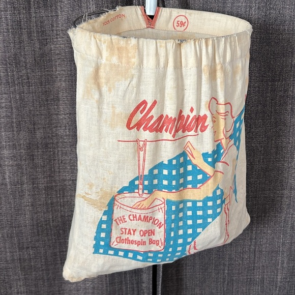Other | Vintage Champion Stay Open Clothesline Pin Bag With Clothesline ...
